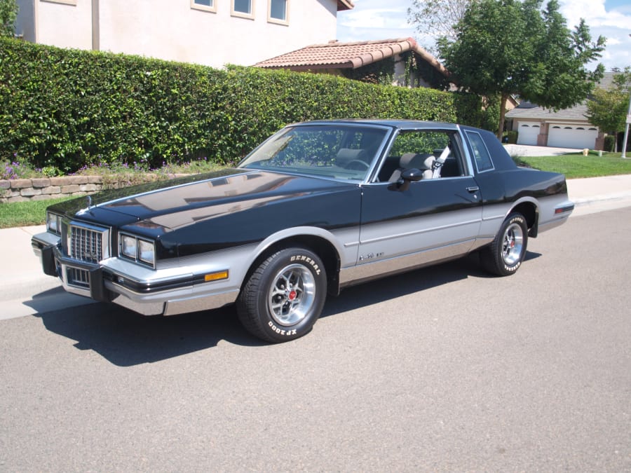 1987 Pontiac Grand Prix for Sale at Auction - Mecum Auctions
