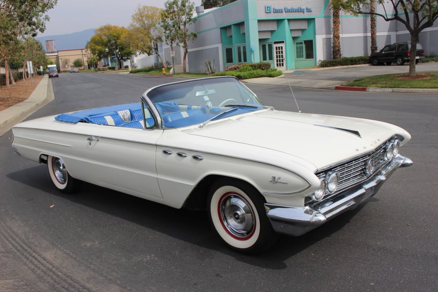 1961 Buick LeSabre Convertible at Anaheim 2015 as F101.1 - Mecum Auctions