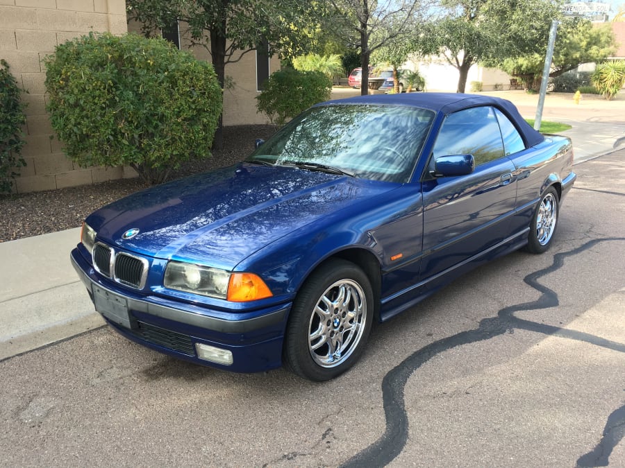 1998 BMW 328i Convertible at Phoenix 2019 as U71 - Mecum Auctions