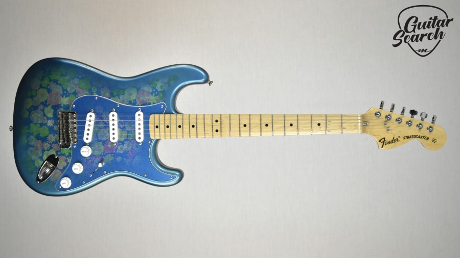 1990 Fender Stratocaster Solid Body Electric Guitar at Glendale 2020 as ...