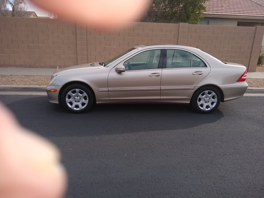 2005 Mercedes-Benz C240 Sedan for Sale at Auction - Mecum Auctions