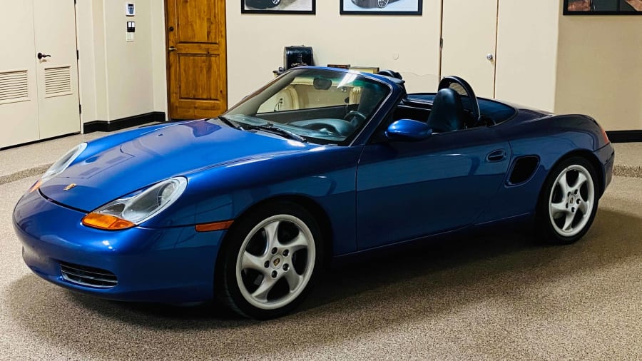 2000 Porsche Boxster at Glendale 2021 as T202 - Mecum Auctions