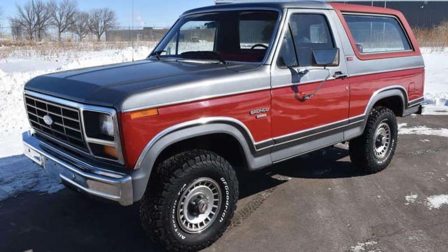1982 Ford Bronco XLT at Glendale 2021 as S174 - Mecum Auctions