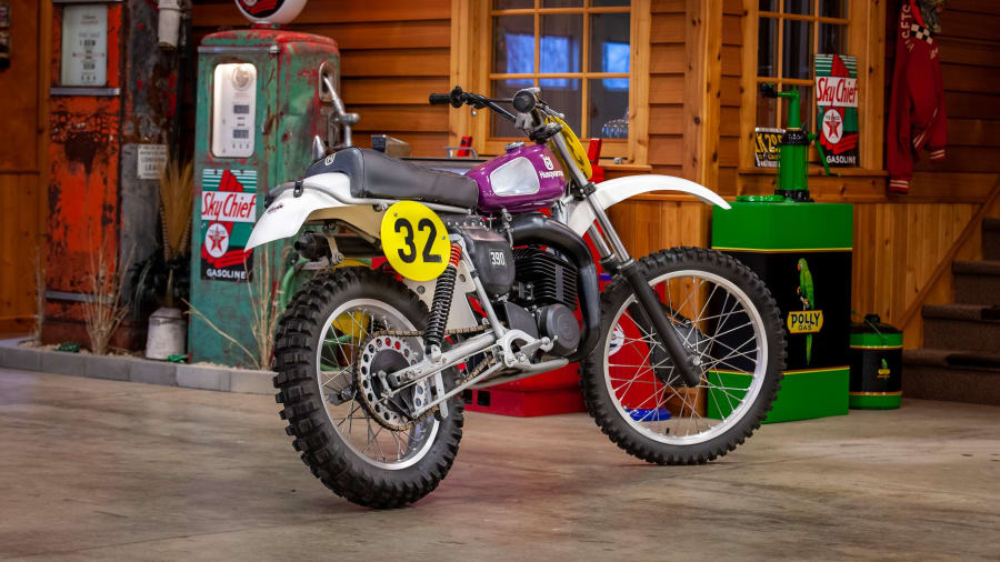 1977 Husqvarna 390 for sale at Glendale 2022 as T37 - Mecum Auctions