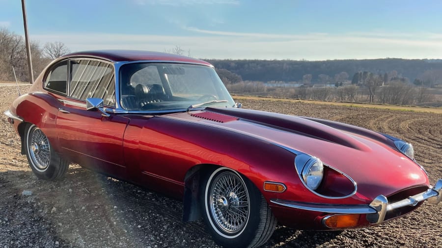 1970 Jaguar E-Type 2+2 at Glendale 2022 as T191 - Mecum Auctions