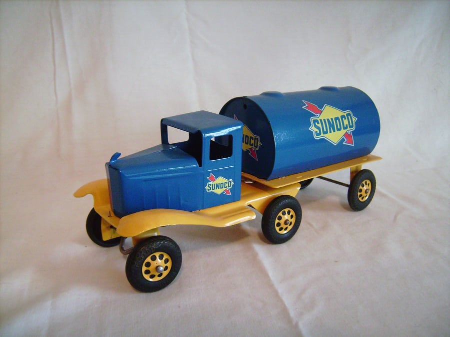 SUNOCO Tanker And Trailer Made By Girard at Monterey 2013 as H21 ...