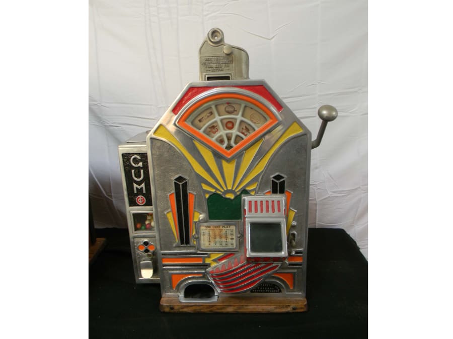 Little Duke 1 Cent Slot Machine With Gum Dispenser for Sale at Auction ...