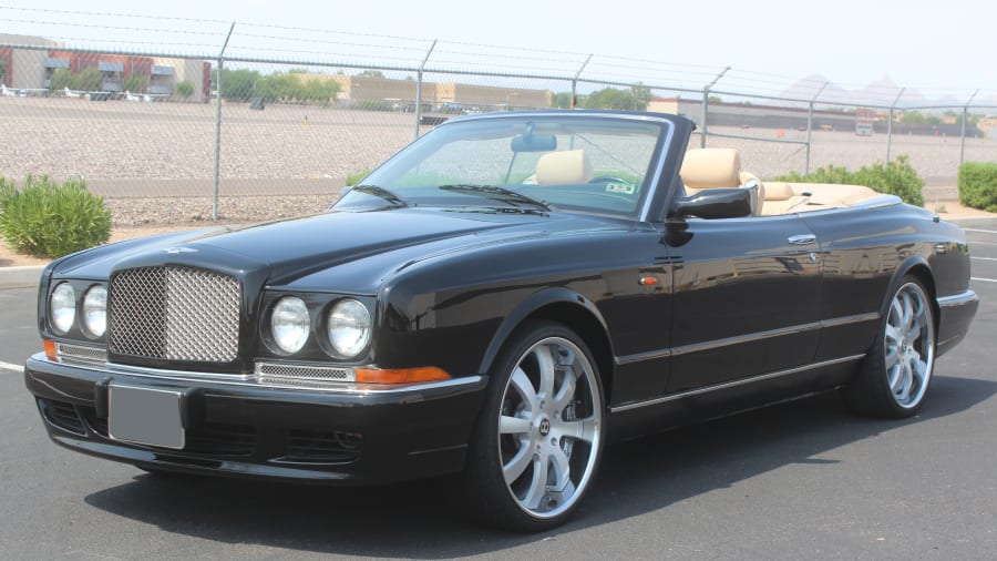 2000 Bentley Azure Convertible at Monterey 2018 as T88 - Mecum Auctions