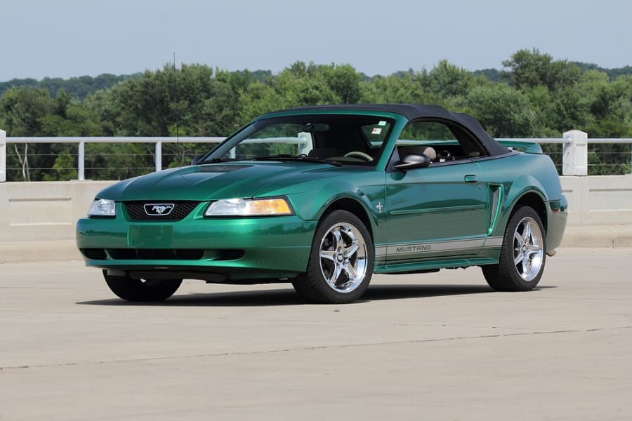 2000 Ford Mustang Convertible for Sale at Auction - Mecum Auctions