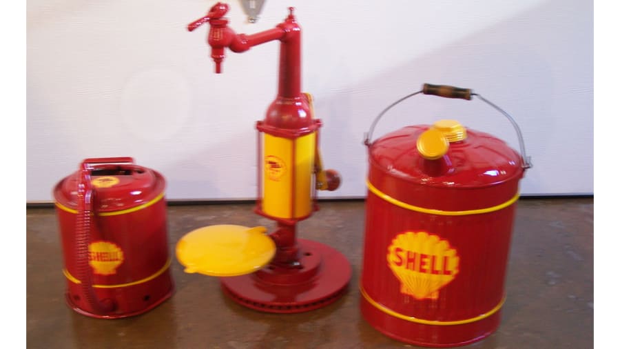 Shell Oil Pump With 2 Shell Oil Cans at Chicago 2015 as J13 - Mecum ...
