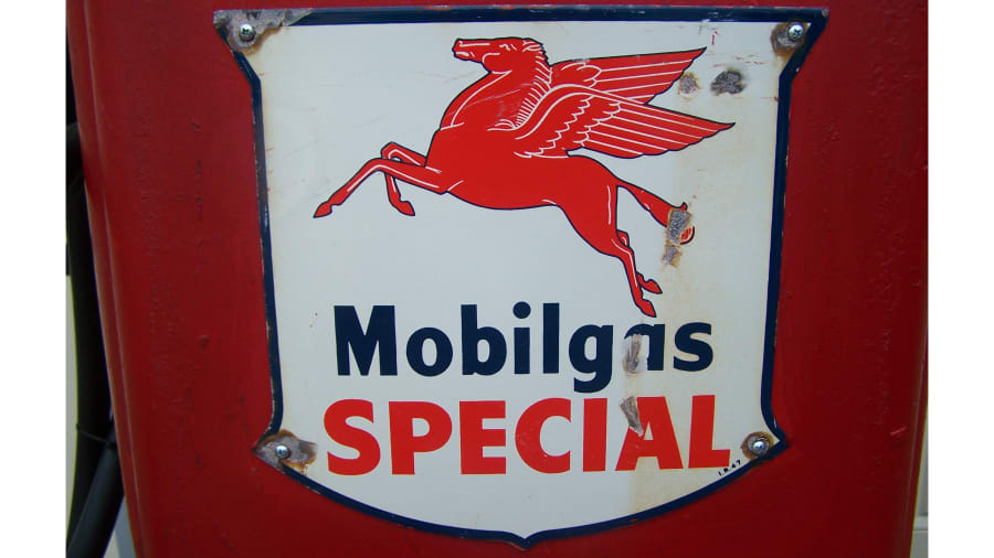 Mobilgas Special Gas Pump Plate SSP 12x12 at Chicago 2015 as K15 ...