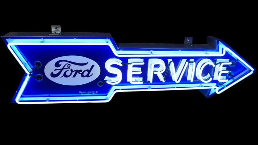 Ford Service Arrow SSPN 70x19 at Chicago 2015 as K33 - Mecum Auctions