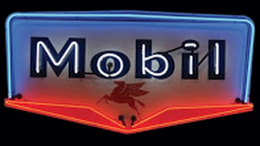 Mobil Sign SSPN 84x32 at Chicago 2015 as K36 - Mecum Auctions