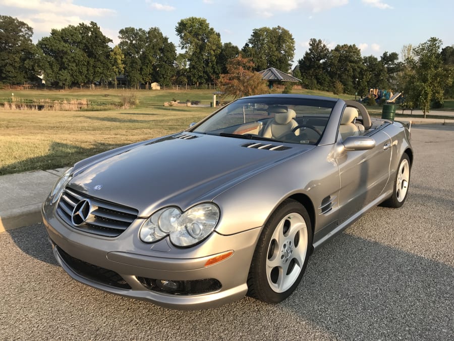 2005 Mercedes-Benz SL500 at Chicago 2017 as F119.1 - Mecum Auctions