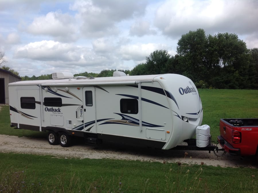 2011 Keystone 30' Outback for Sale at Auction - Mecum Auctions