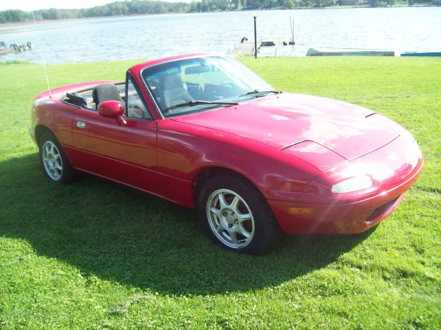 1997 Mazda Miata Convertible at Chicago 2018 as T233 - Mecum Auctions