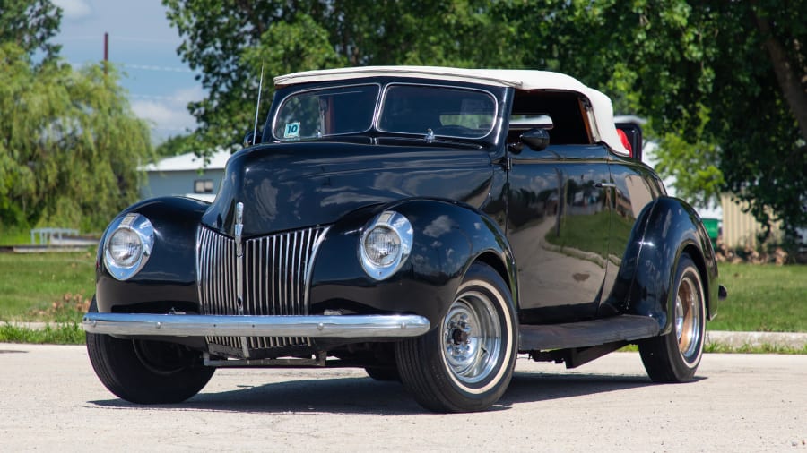 1939 Ford Deluxe Convertible for Sale at Auction - Mecum Auctions