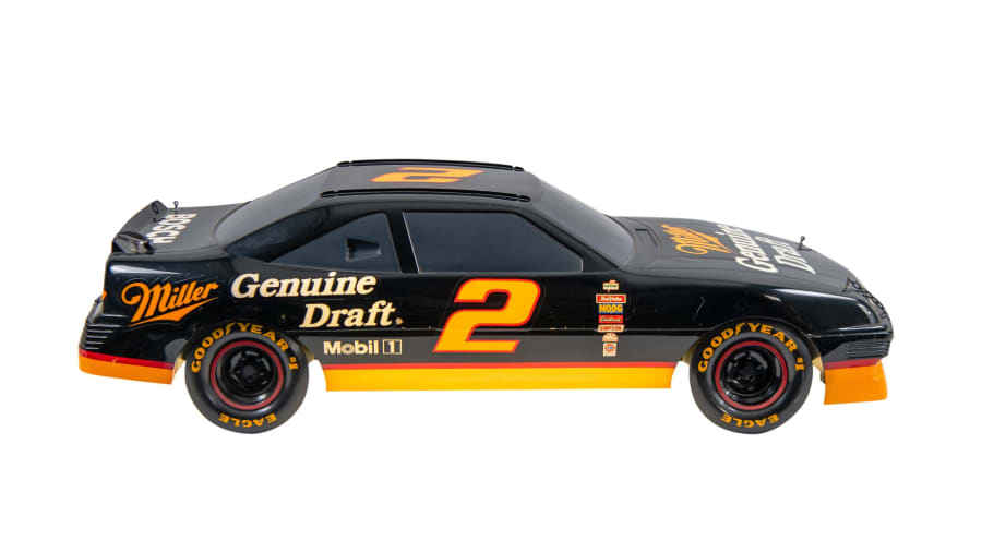 Miller Genuine Draft Pool Table Light for Sale at Auction - Mecum Auctions