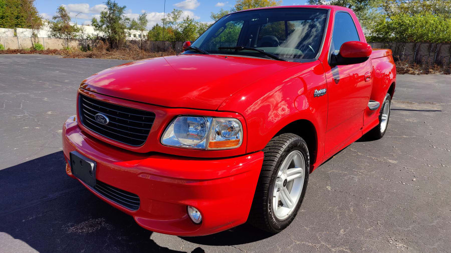 2003 Ford F150 SVT Lightning Pickup at Chicago 2022 as F191 - Mecum ...