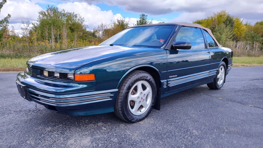 1995 Oldsmobile Cutlass Convertible for Sale at Auction - Mecum Auctions