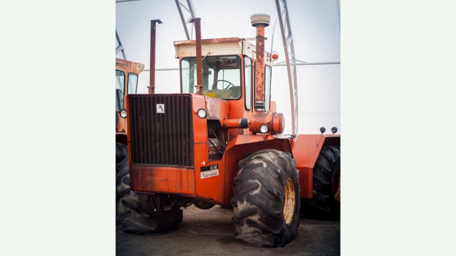 1974 Allis Chalmers 440 at Ontario Tractor Auction 2017 as S44 - Mecum ...