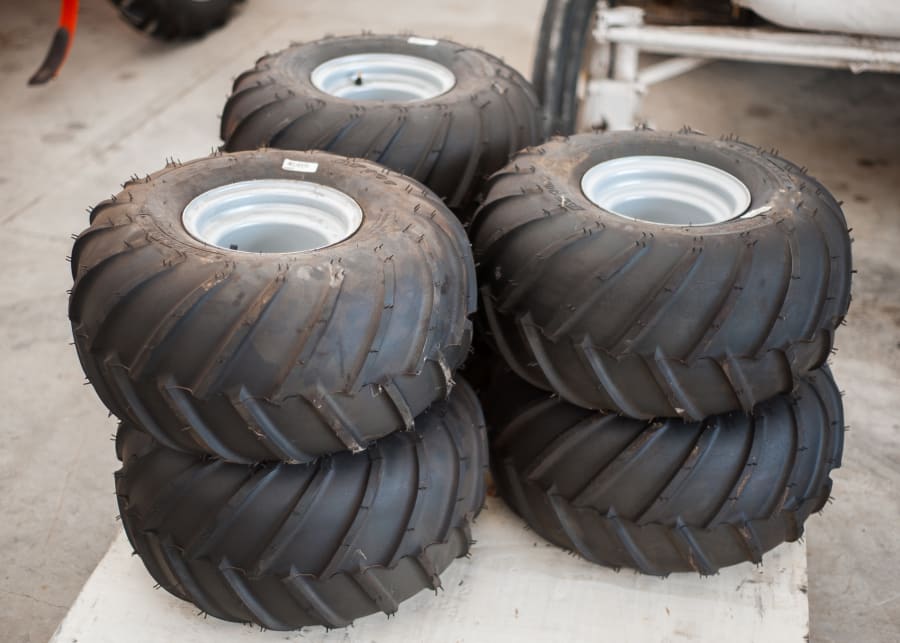 6 Tires And Rims Carlisle At101 21x11.00-8 at Ontario Tractor Auction ...