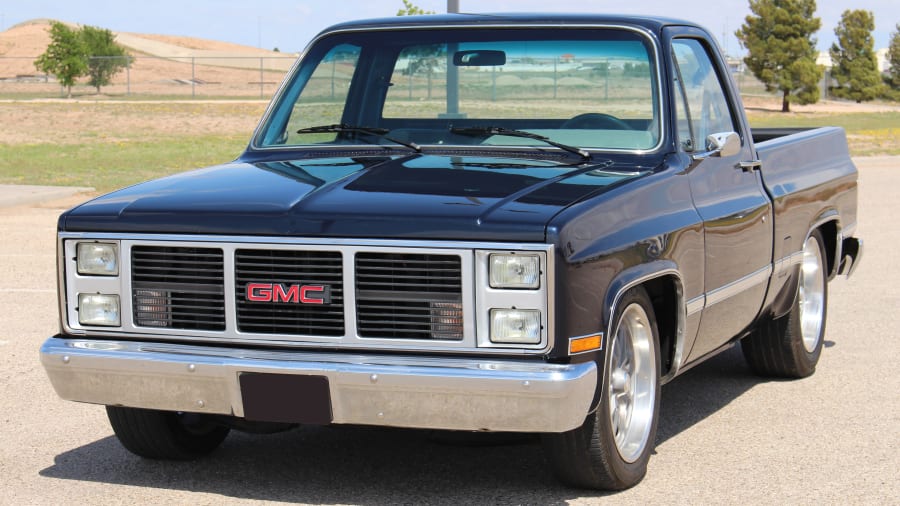 1985 GMC Sierra Classic Pickup at Dallas 2021 as F204 - Mecum Auctions