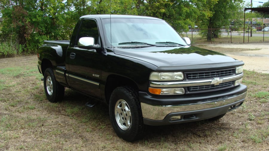1999 Chevrolet 1500 Pickup at Dallas 2022 as T202 - Mecum Auctions