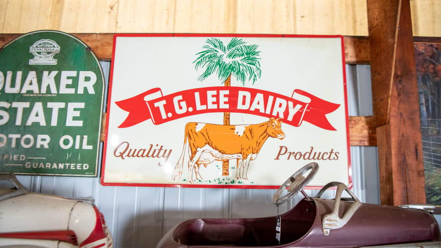 T.G. Lee Dairy Single-Sided Tin Sign for Sale at Auction - Mecum Auctions