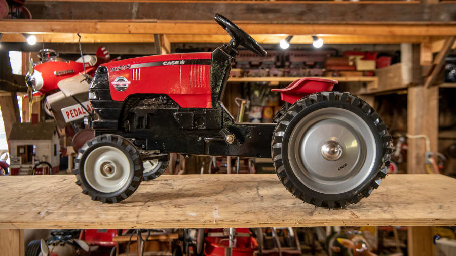 Ertl Case IH MX255 Pedal Tractor for Sale at Auction - Mecum Auctions
