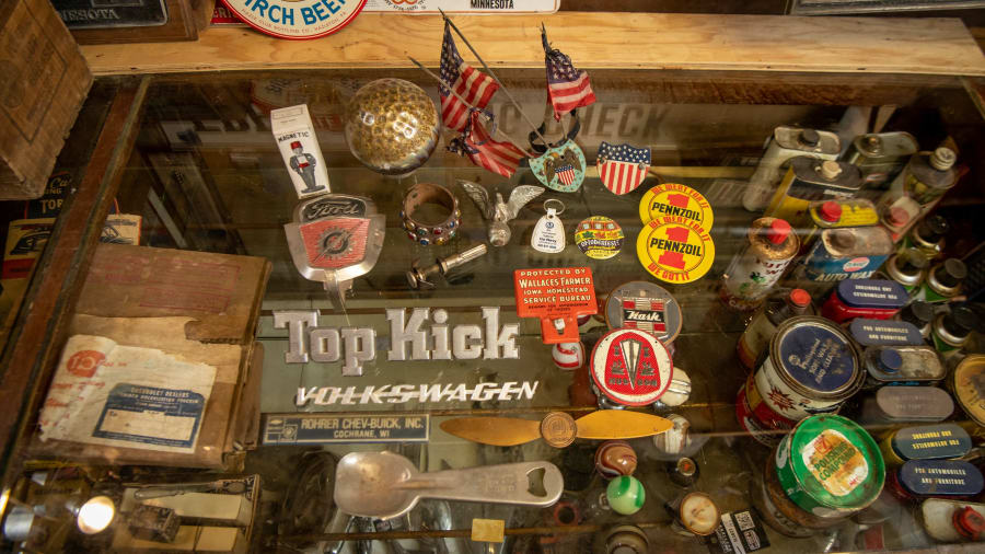 Assorted Memorabilia for Sale at Auction - Mecum Auctions