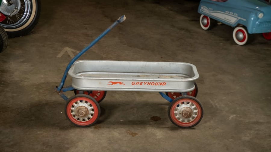 Greyhound Wagon at Elmer's Auto & Toy Museum Collection 2022 as W557 ...