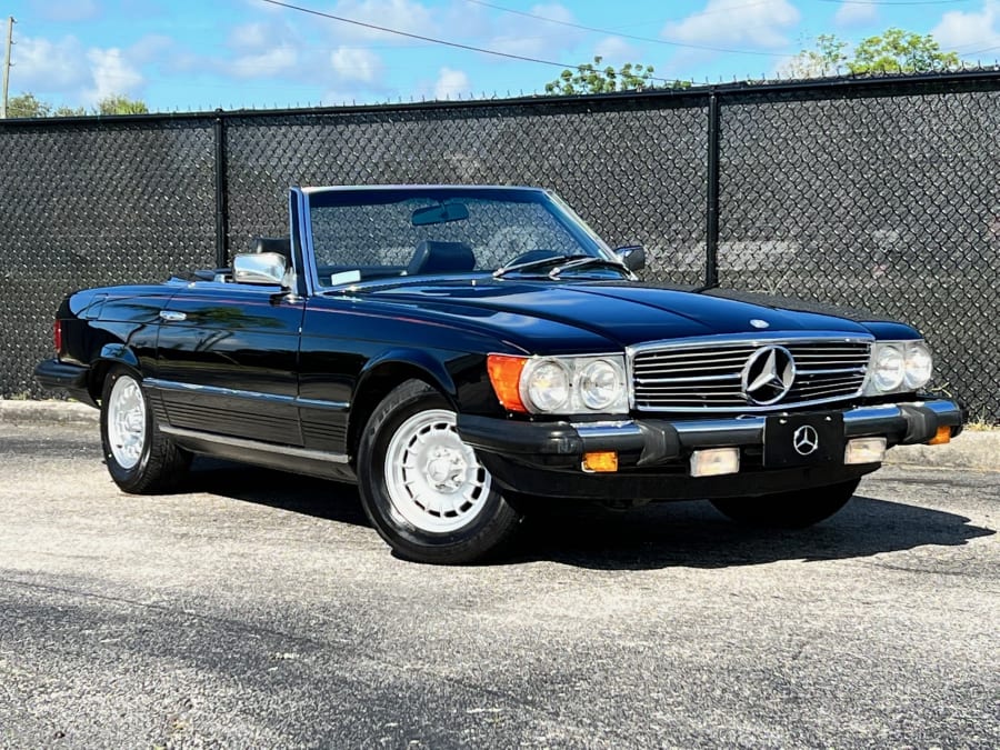 1985 Mercedes-Benz 380SL Roadster at Orlando 2022 as T32 - Mecum Auctions