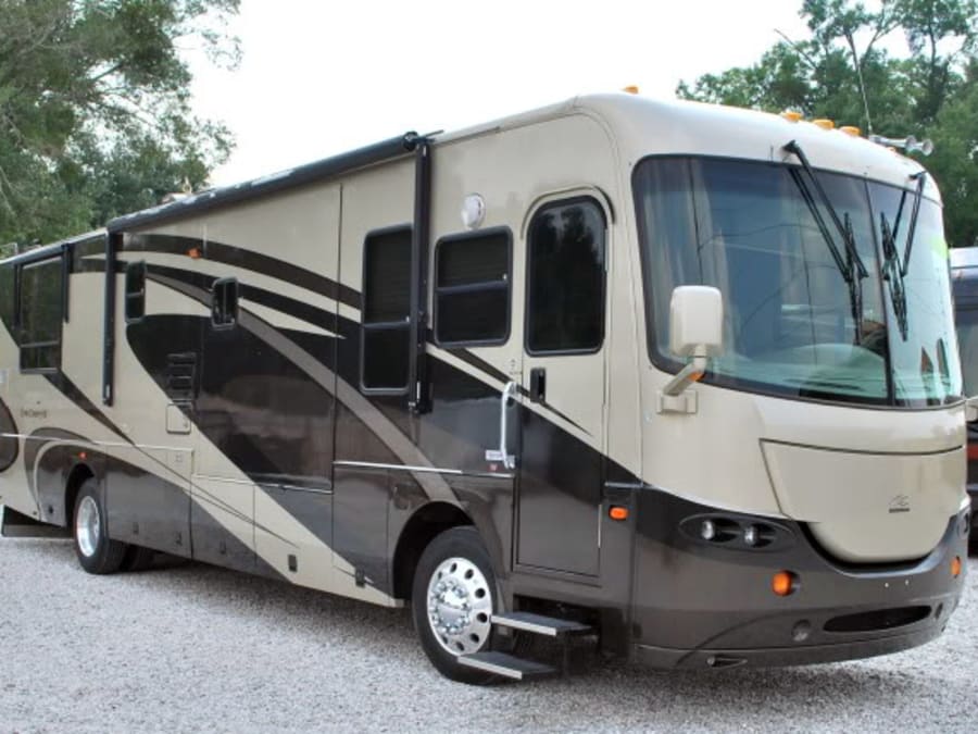 2006 Coachmen Cross Country SE Motorhome for Sale at Auction - Mecum ...