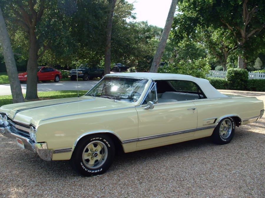 1965 Oldsmobile 442 Convertible at Kissimmee 2012 as F165 - Mecum Auctions