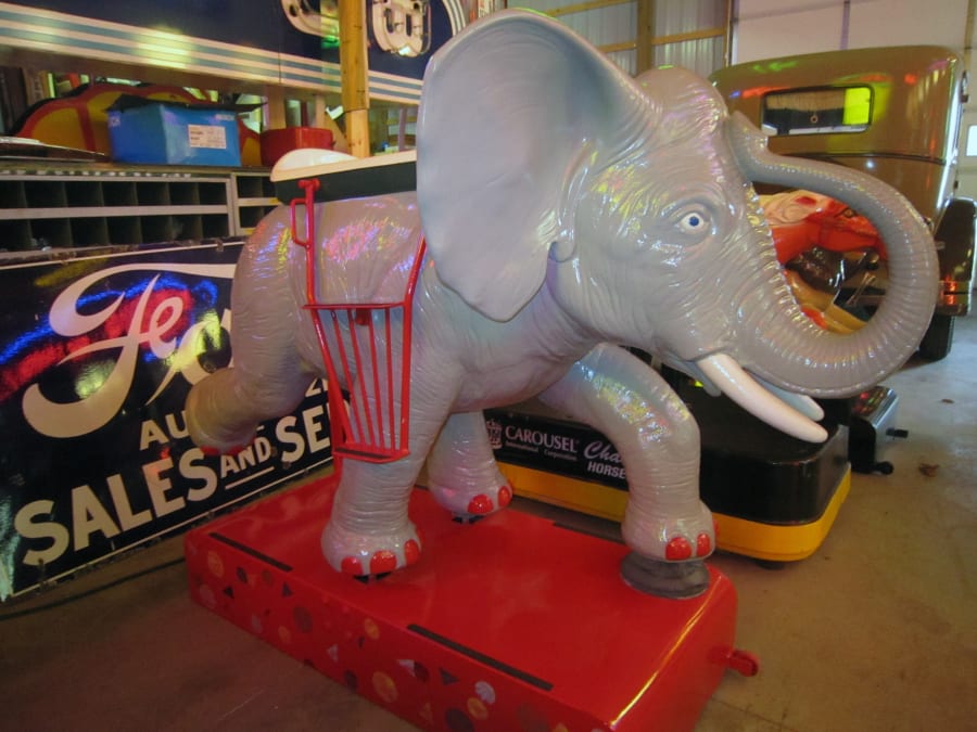 Elephant Kiddie Ride at Kissimmee 2013 as X614 - Mecum Auctions