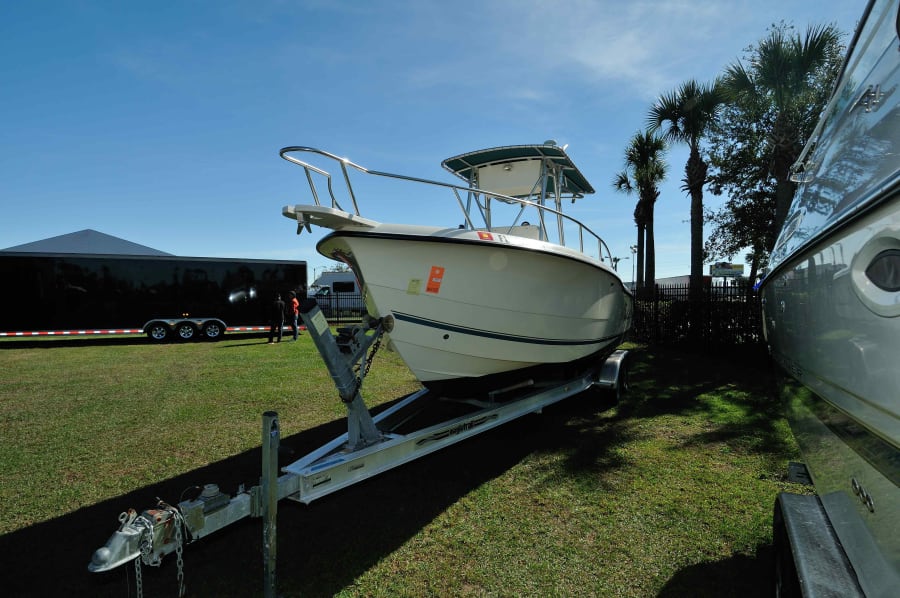 2001 Sea Pro 255CC for Sale at Auction - Mecum Auctions