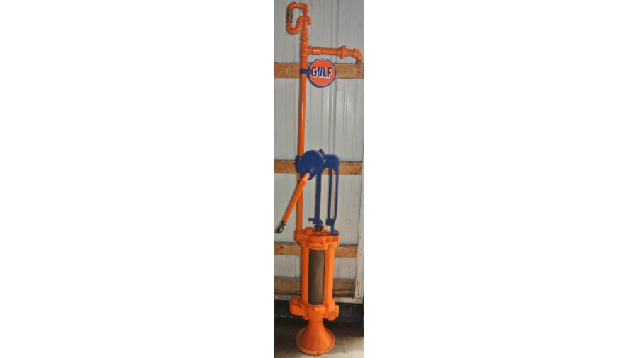Gulf Curbside Gas Pump at Kissimmee 2016 as M31 - Mecum Auctions
