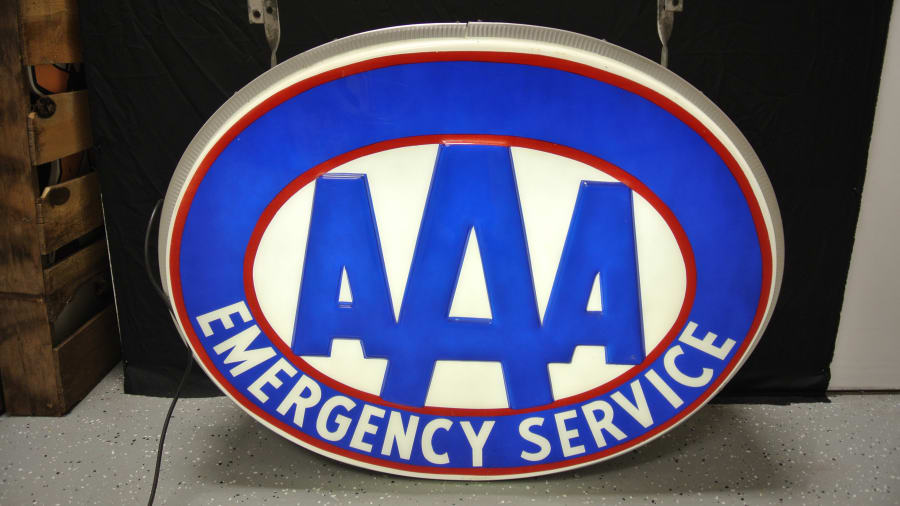 AAA Emergency Service Lighted Sign DSL 40x30 at Kissimmee 2016 as M34 ...