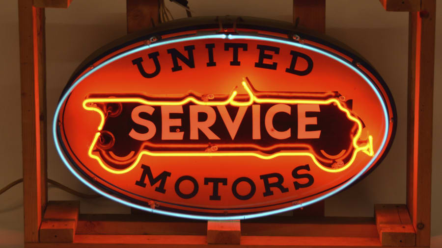 United Motors Service Neon Sign SSPN 36x21x9 for Sale at Auction ...