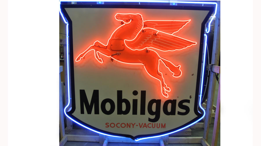 Mobil Shield Of California Neon Sign SSPN 72x75 at Kissimmee 2017 as ...