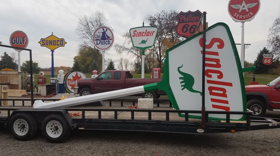 Sinclair DSP 18 Feet Tall With 5x7 Sign for Sale at Auction - Mecum ...