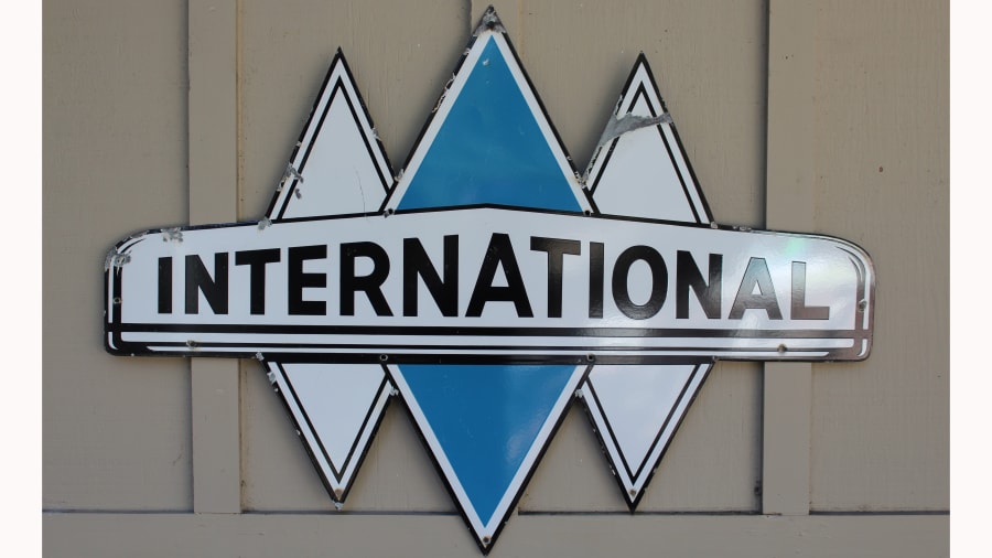 International Diecut Sign SSP 42x30 Rare for Sale at Auction - Mecum ...