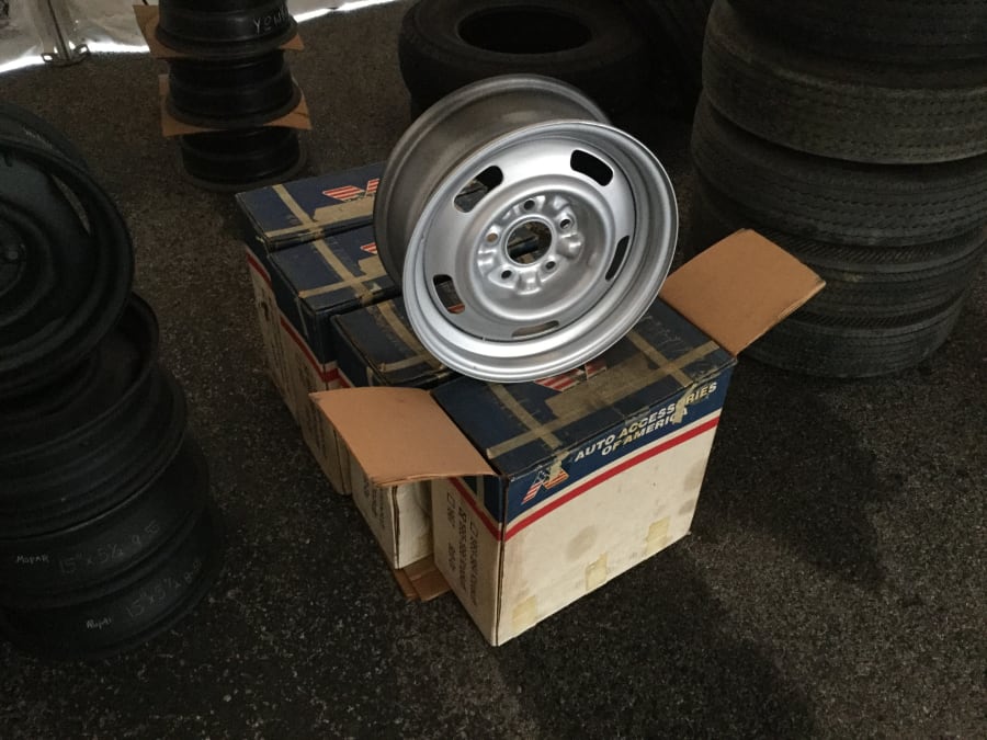 GM 15-Inch Wheels and Trim Rings at Kissimmee 2017 as N119 - Mecum Auctions