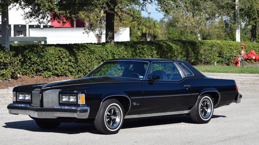 1976 Pontiac Grand Prix SJ for sale at Kissimmee 2017 as G99 - Mecum ...