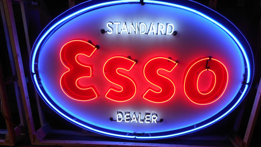 Esso Dealer Neon Sign SSPN Restored 90x58 at Kissimmee 2018 as M304 ...