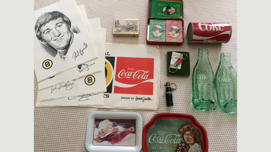 Assorted Coca Cola Items Lot Of 11 for Sale at Auction - Mecum Auctions