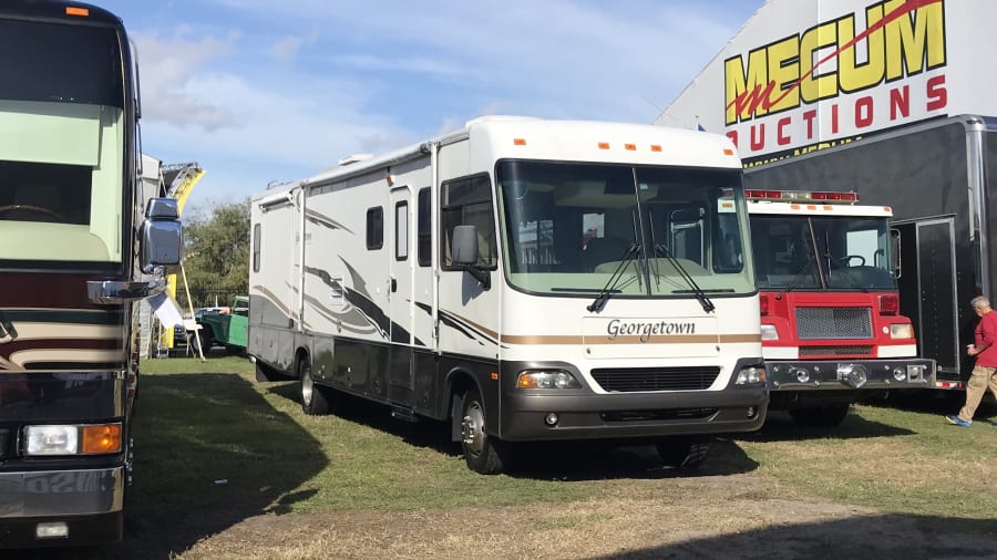 2004 Ford Georgetown RV for Sale at Auction - Mecum Auctions