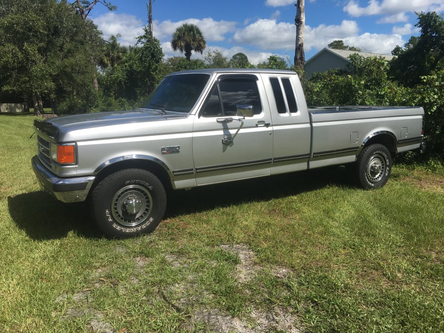 1989 Ford F250 Pickup at Kissimmee 2020 as E93 - Mecum Auctions