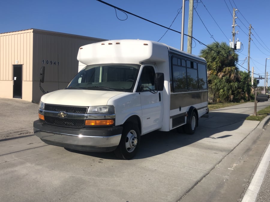 2009 Chevrolet K Series Passenger Van at Kissimmee 2020 as E172 - Mecum ...
